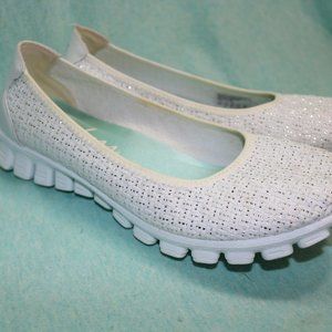 Skechers | Shoes | Skechers Silver Weaved Slip On Sneakers Sz 85 | Poshmark
